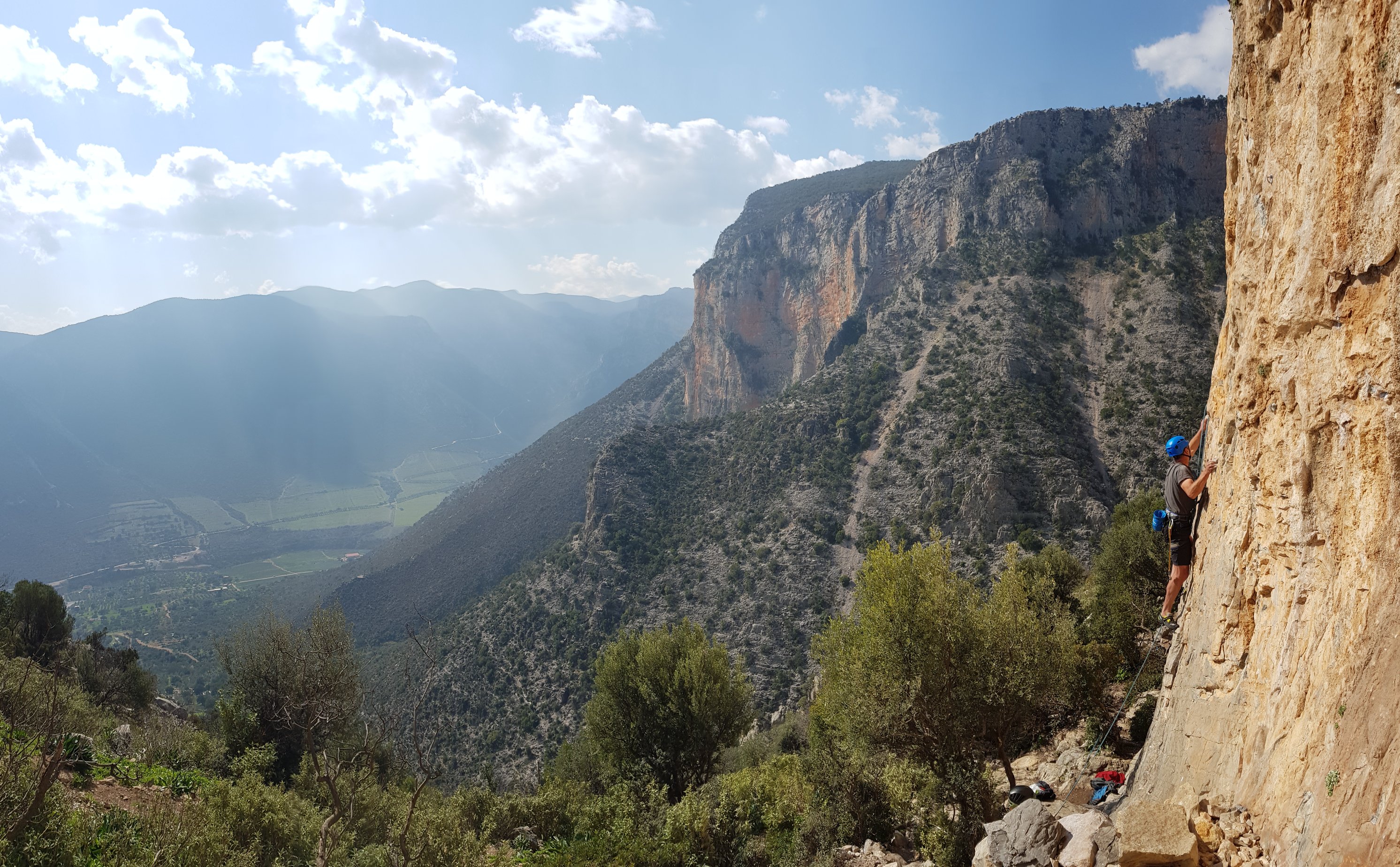 Leonidio – Twin Caves | RockAroundTheWorld