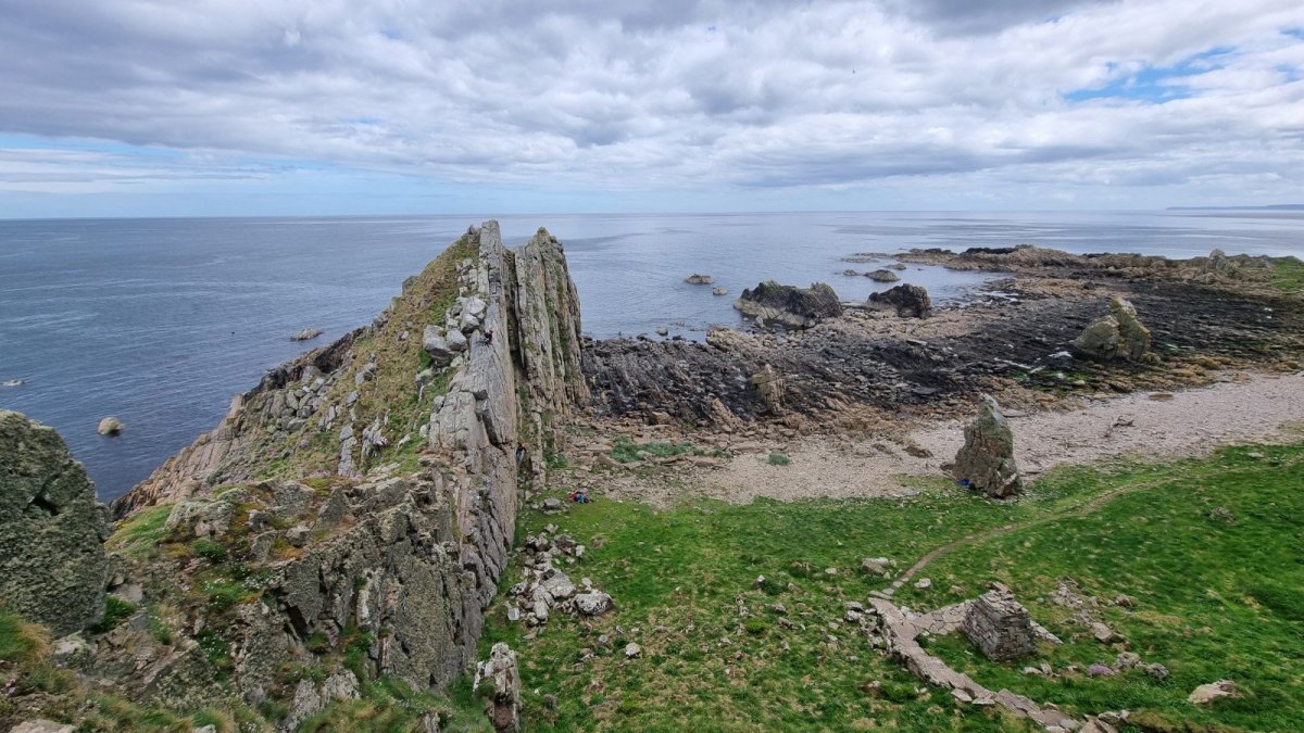 Moray Coast – Logie Head and Cummingston | RockAroundTheWorld
